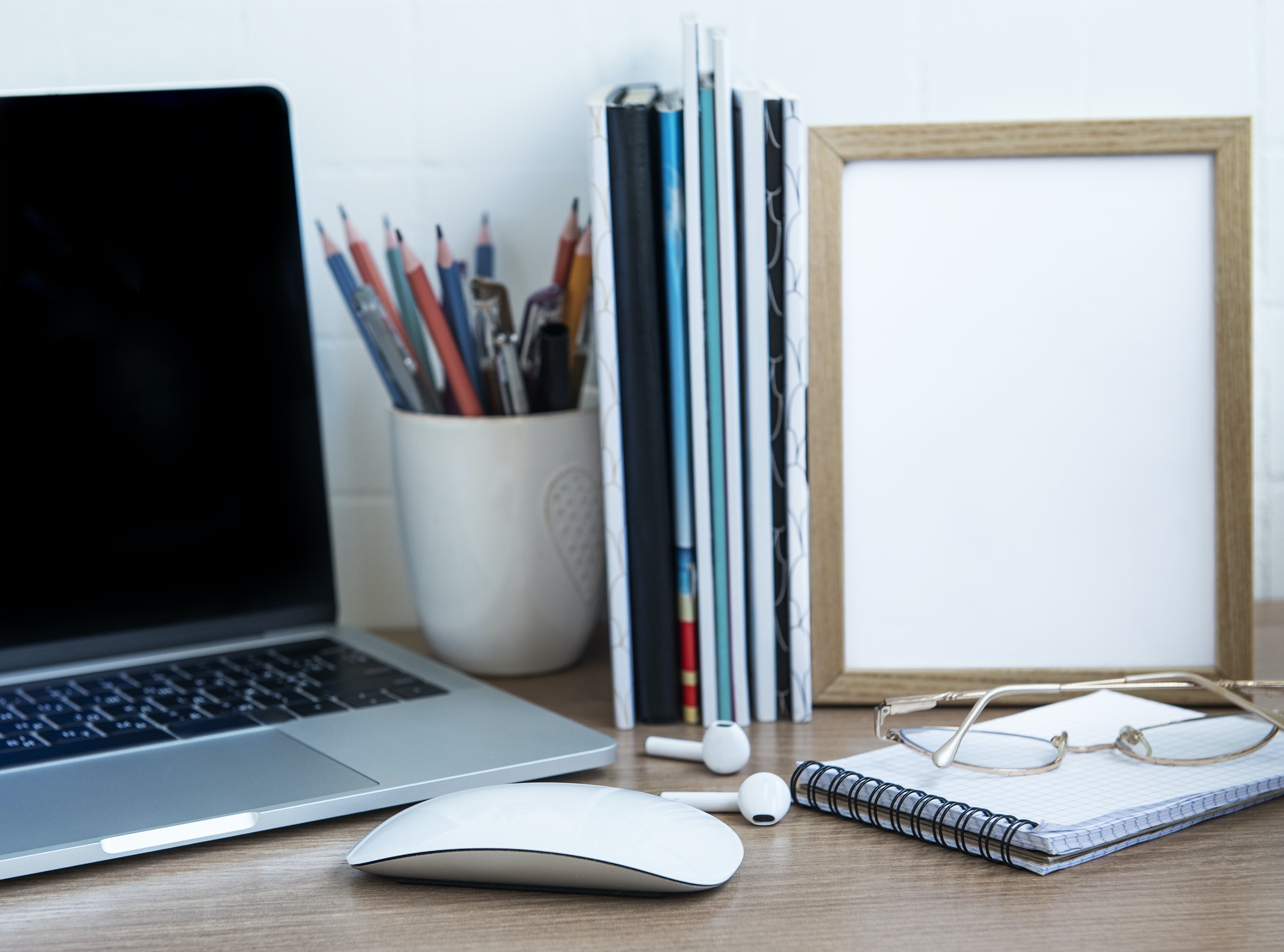 Declutter Your Desktop Office: 7 Tips for Maximizing Productivity